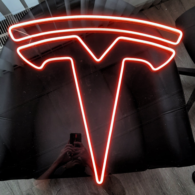 Tesla logó – LED neon dekoráció – NEONSTUDIO